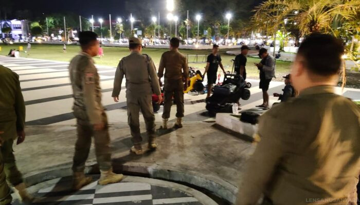 Satpol PP Jember Kembali Lakukan Penertiban PKL di Alun-alun Jember ...